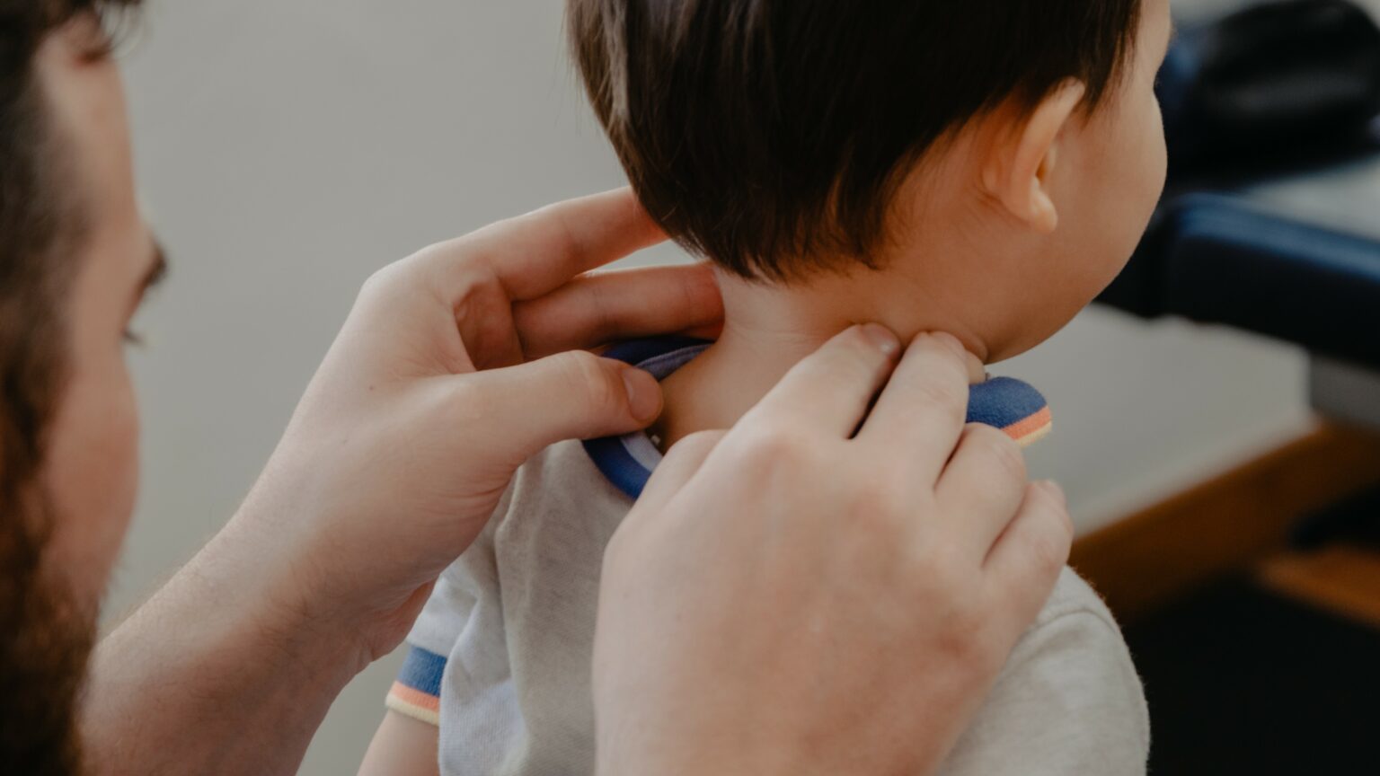 7 things to check for your child's bad posture | Chiropractic Singapore